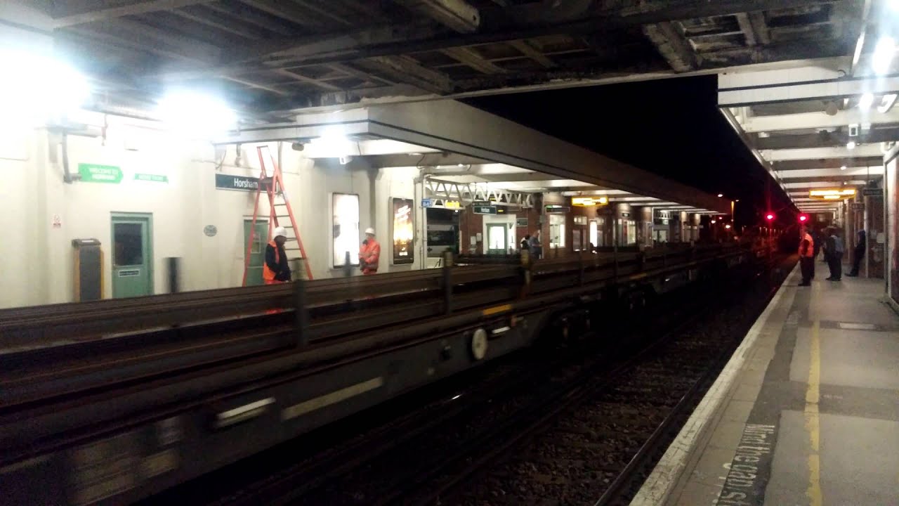 Horsham station train delay - YouTube