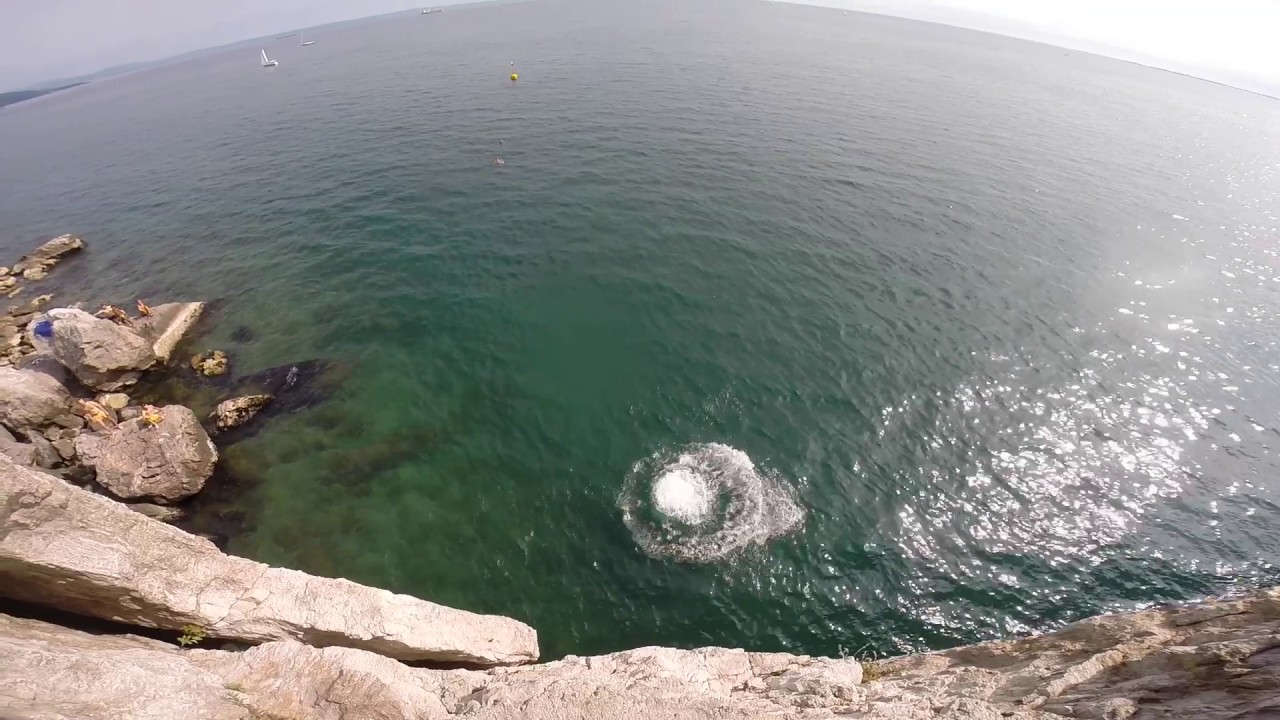 45 feet cliff jumping at Sistiana Beach, Italy - YouTube