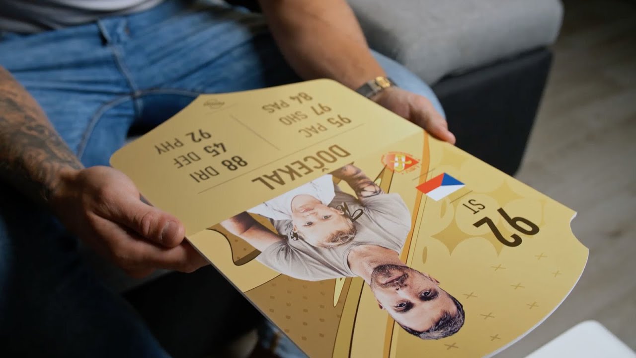 The real-life football card | Futcut - YouTube