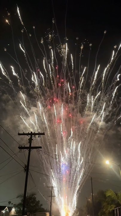 Crazy Fireworks! X 221 shots and Nosferatu 280 shots - YouTube