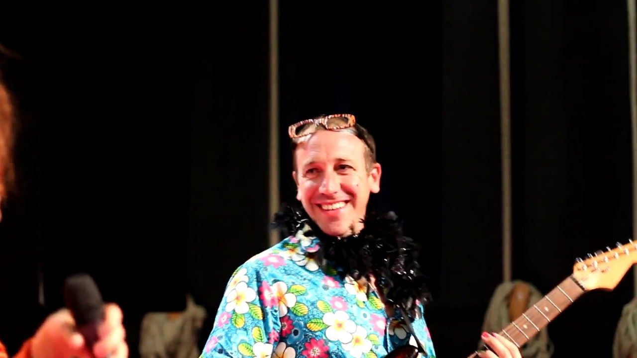 Bastoon et Babouschka - Teaser "La vie rêvée de Josiane" - YouTube