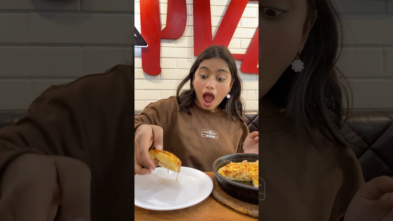 Domino’s VS Pizza Hut😍 Cheapest Pizza Battle #food #agrafoodie # ...