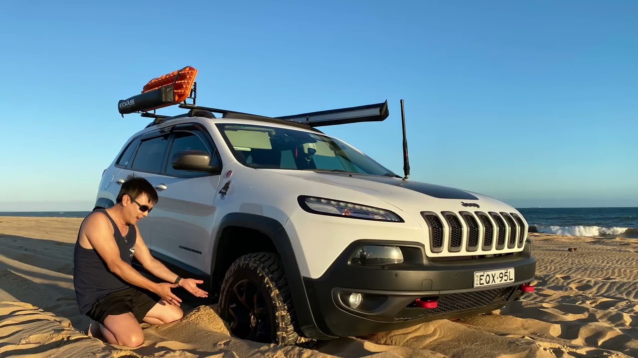Stockton Beach - Beach driving Jeep Cherokee Trailhawk KL @4WD Therapy ...