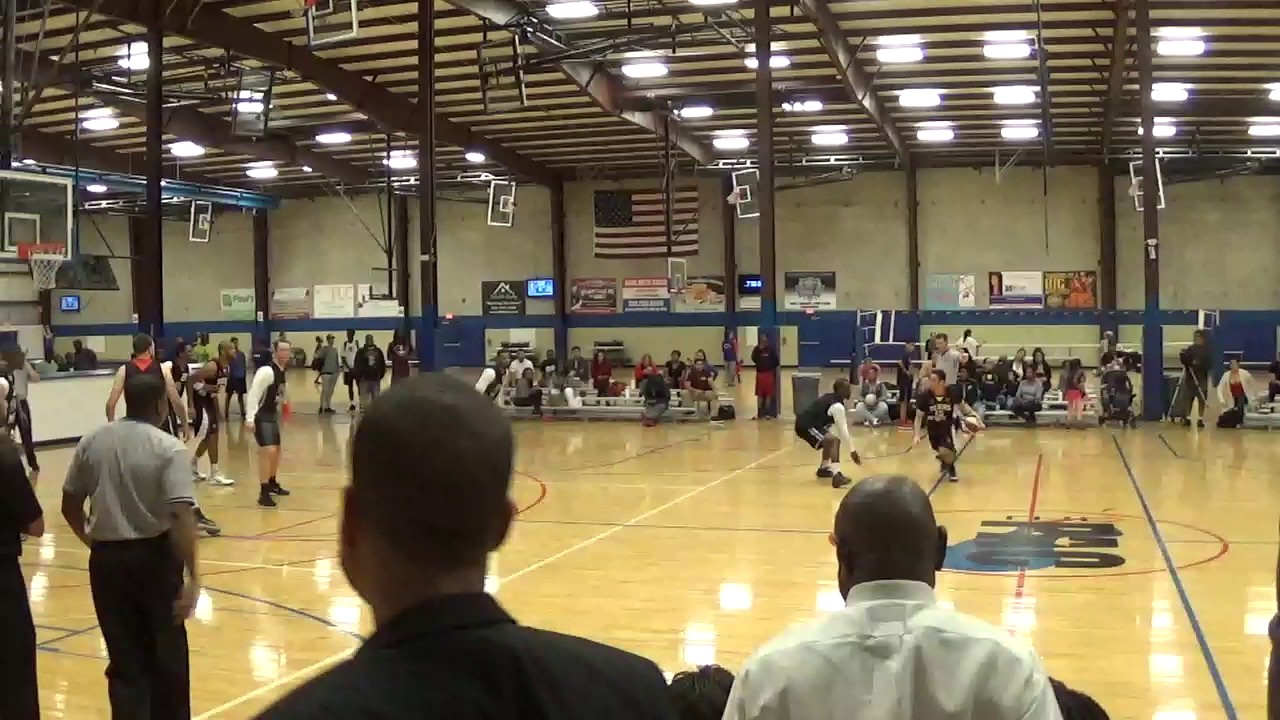 Austin Bats vs Red Wolves 2nd quarter #1 - YouTube
