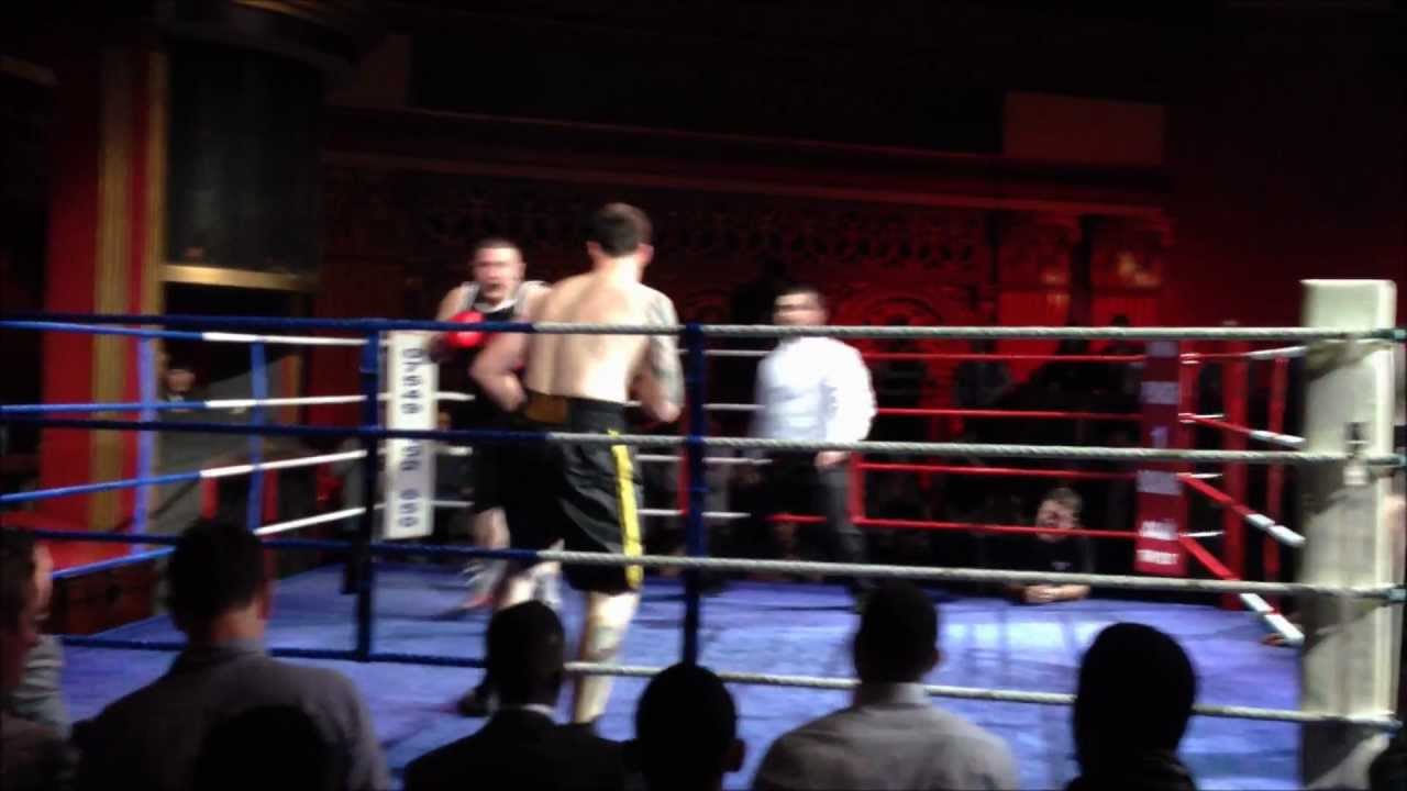 Ian Garwood - Boxing - Roberto Duran Fight Night - YouTube