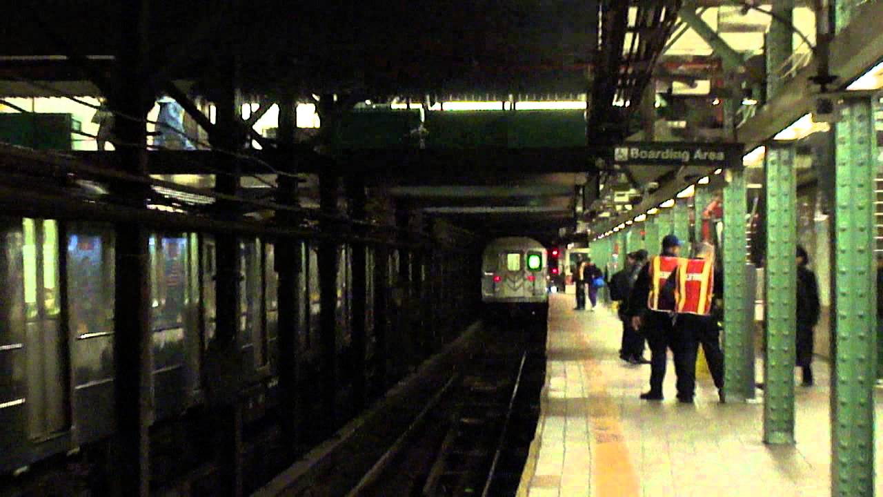 R62 {4} Train Leaving Borough Hall. - YouTube