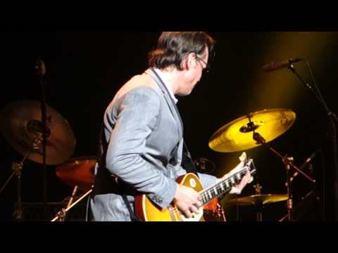 Joe Bonamassa - Oh Beautiful - Love Ain't A Love Song - Cheyenne, WY 8/27/14