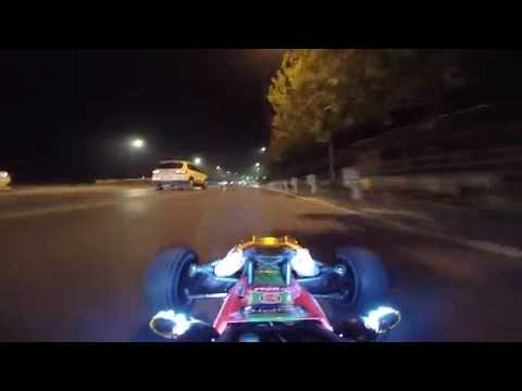 Oyuncak Araba İle Gece İstanbul Trafiği
