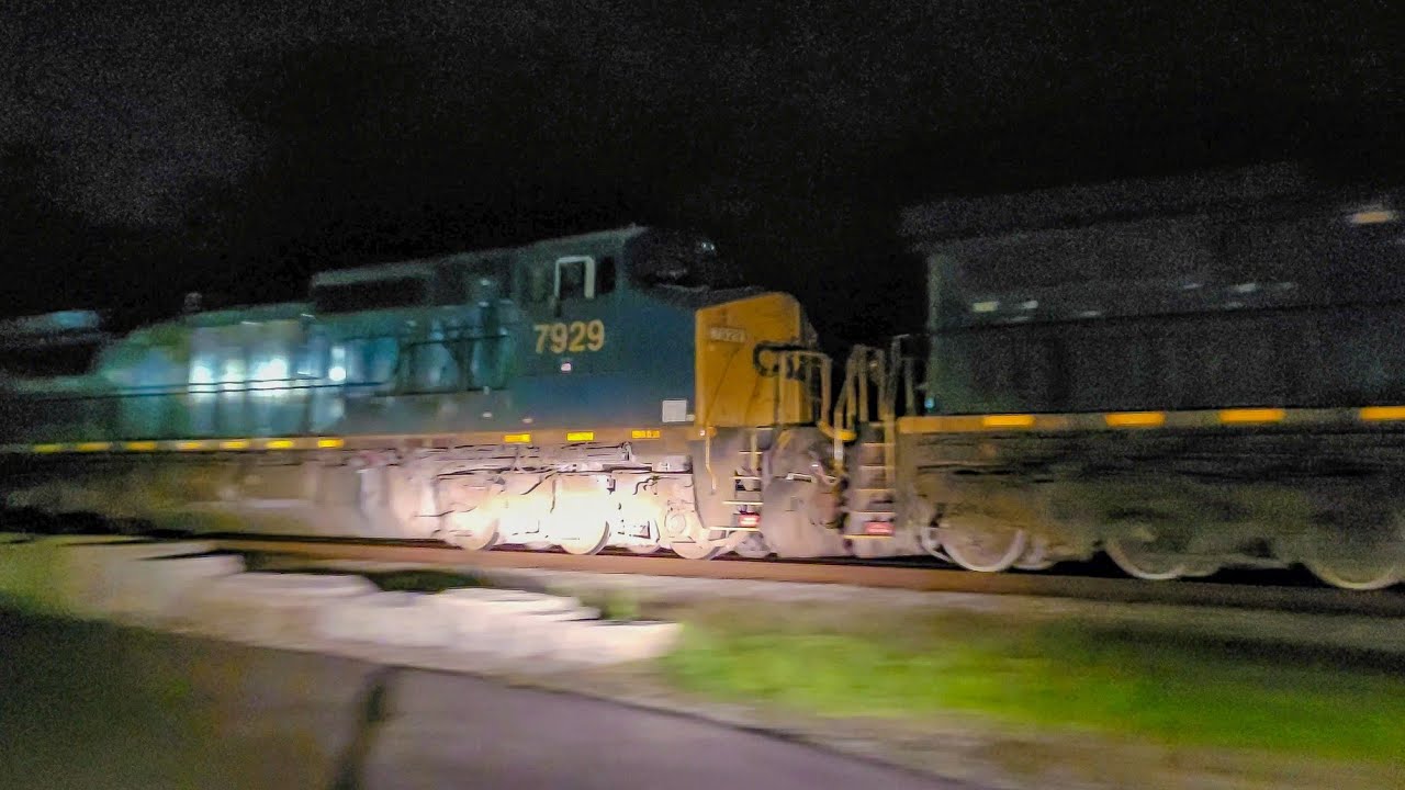 Ex- LMS dash 8 7929 on fast CSX mixed freight train - YouTube
