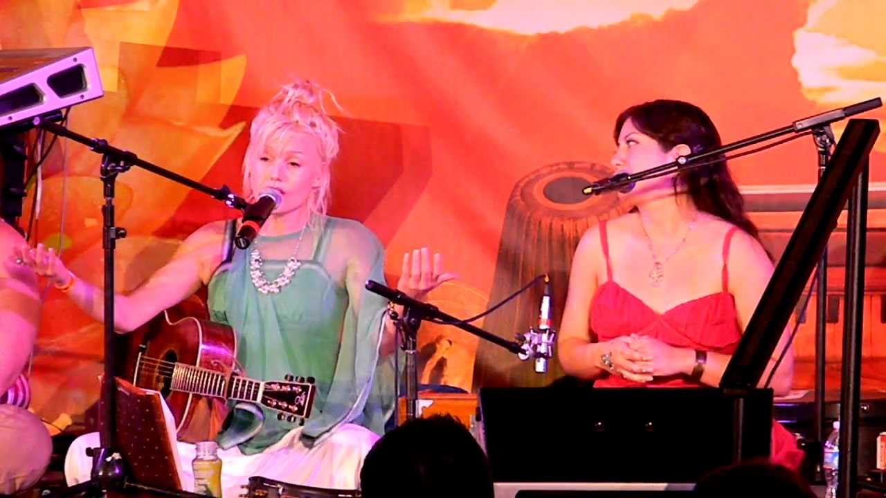 Joni Allen with Irene Solea, Saraswati; Boston Chant Fest 2011 - YouTube