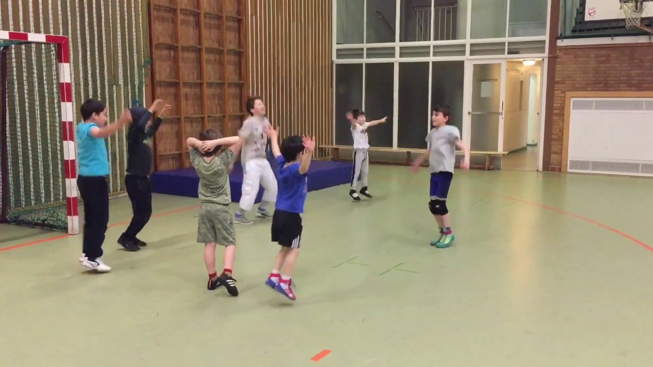 Ringen und Raufen für Kinder - Erziehung durch Bewegung - YouTube