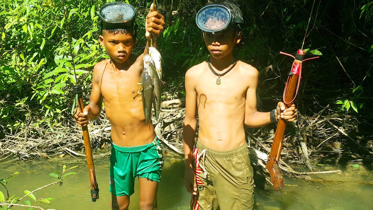 Awesome!! Unbelievable They Can Do | Fishing Shoot In The Creek ...