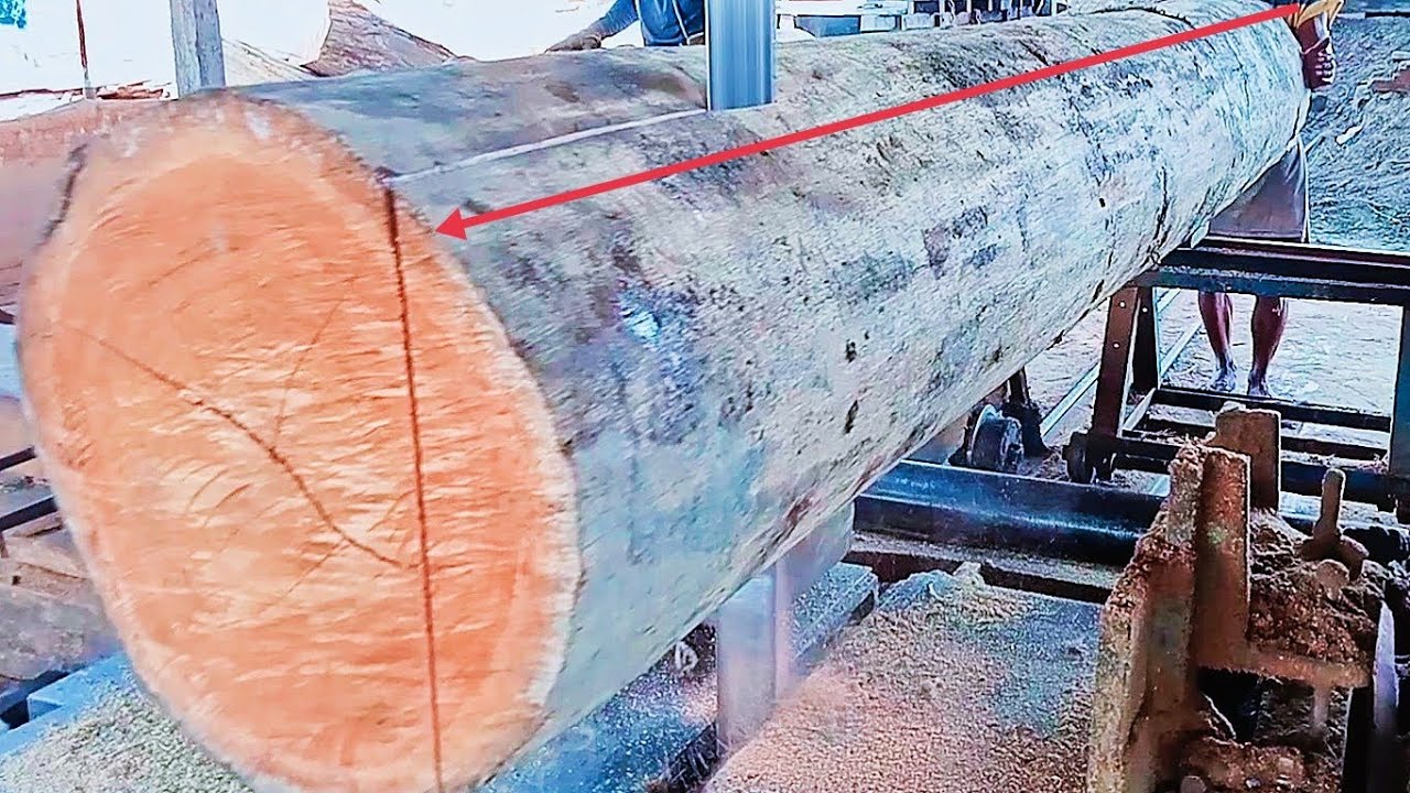 cara memotong kayu dengangergaji mesin, memotong kayu Meranti - YouTube