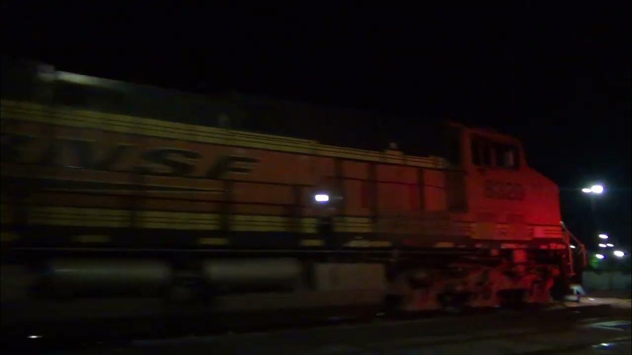 BNSF #8320 Leads WB Stacktrain. Olathe, KS 11/22/25 - YouTube