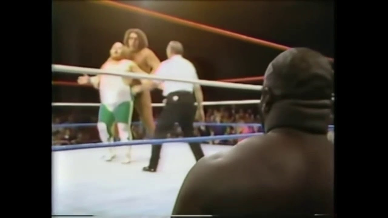 Andre The Giant vs Jobber Rusty Brooks WWF 1984 - YouTube