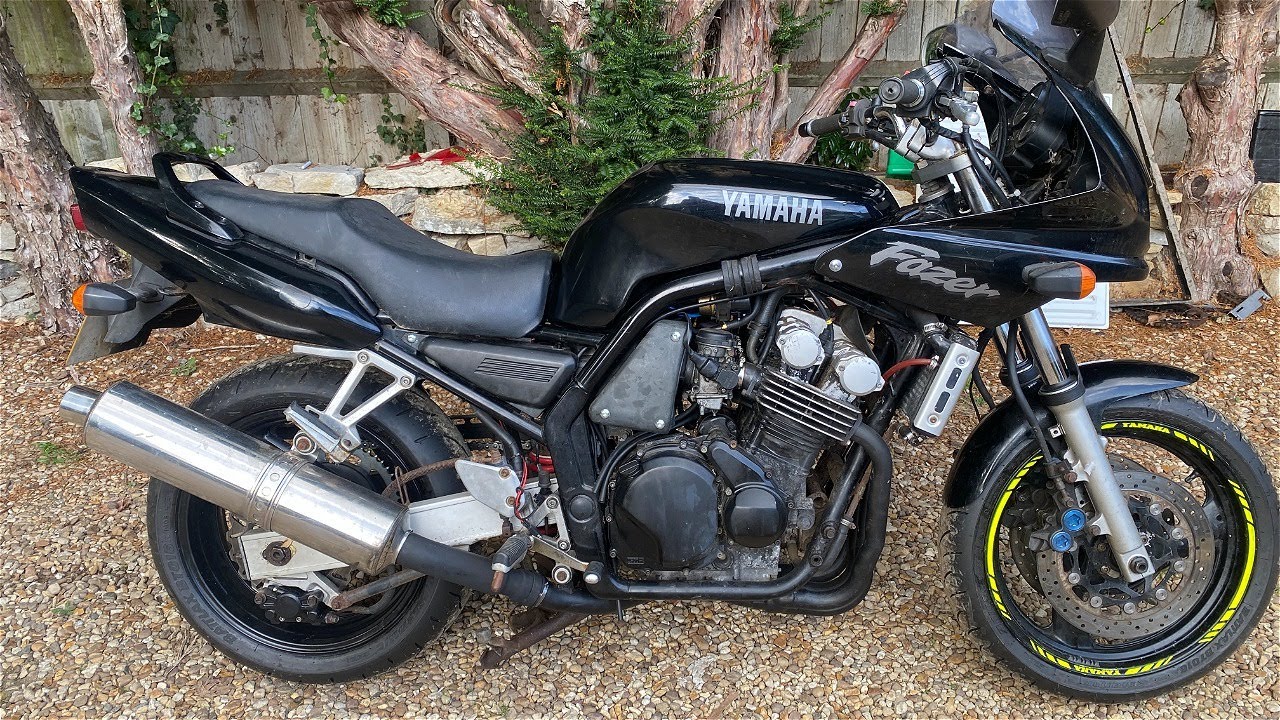 YAMAHA FZS 600 FAZER 600 Start up & Walkaround - Stock exhaust - YouTube
