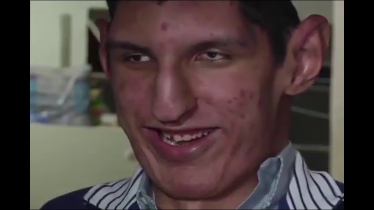 [TONE-CORRECTED] Giant man with Insanely deep voice - YouTube