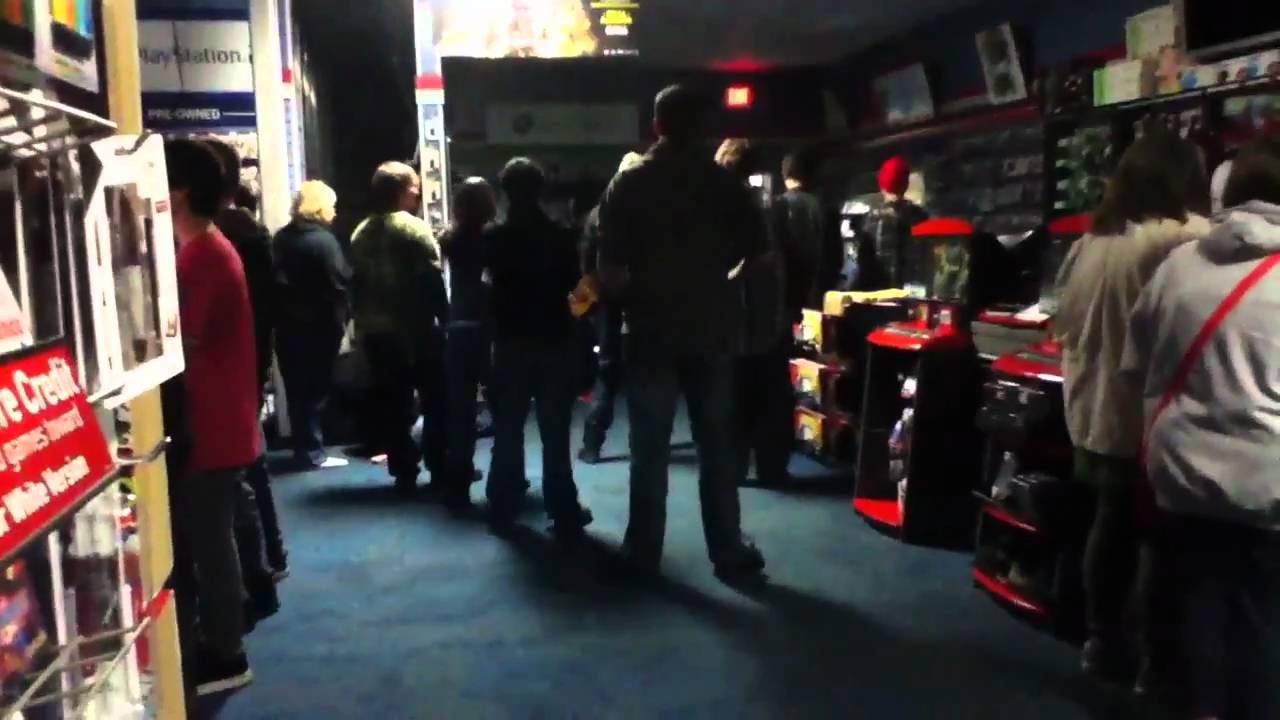Nintendo 3DS launch event at Gamestop (Part 1) - YouTube
