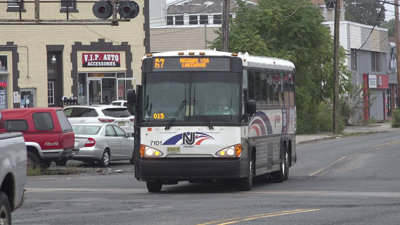 NJ TRANSIT MCI D4500 BUS 7101 NYCMTA REJECT ON THE 67 AT LAKEWOOD ...