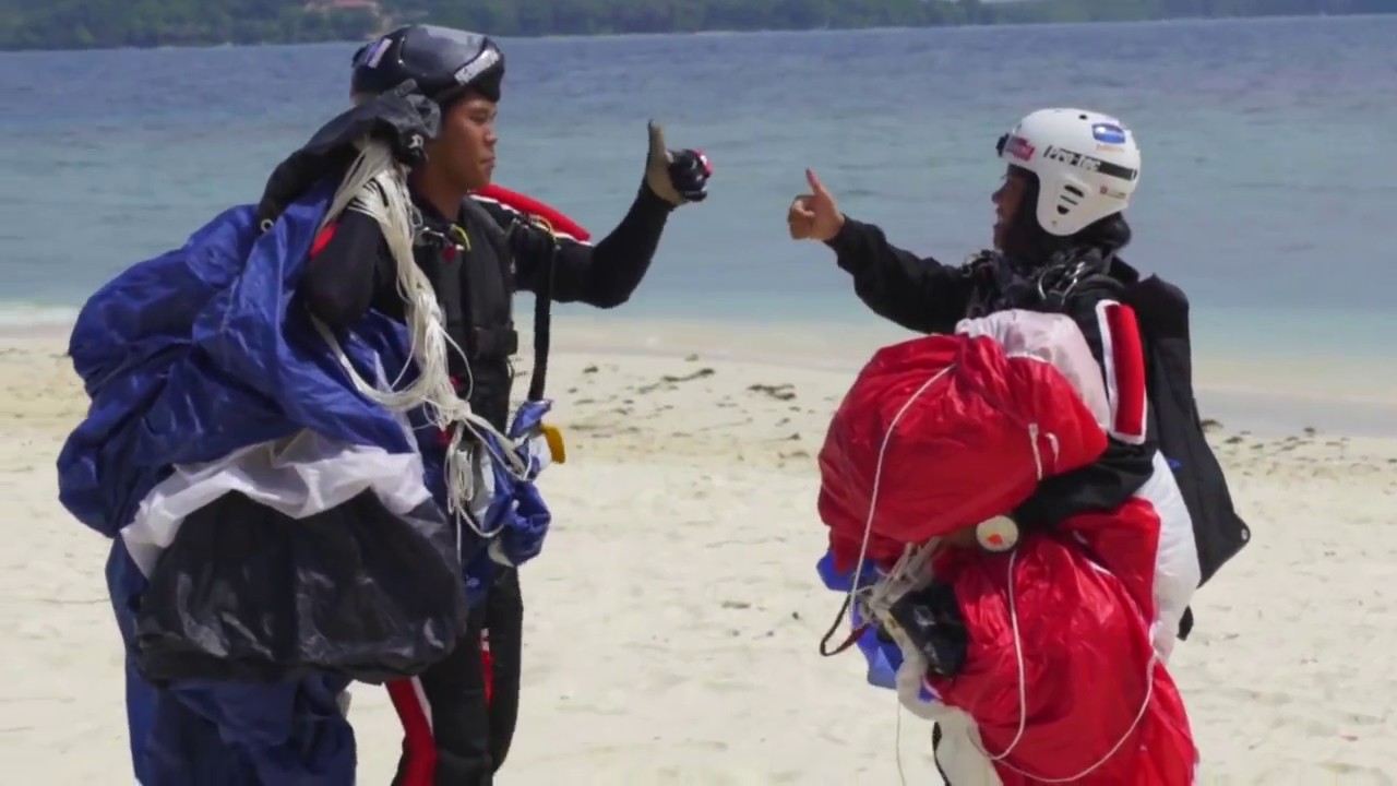 Wonderful Extreme Indonesia SKYDIVING KARIMUN JAWA - YouTube
