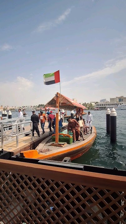 Abra Creek Crossing / Dubai / Abra Ride Old Dubai / Awesome Dubai Boat ...