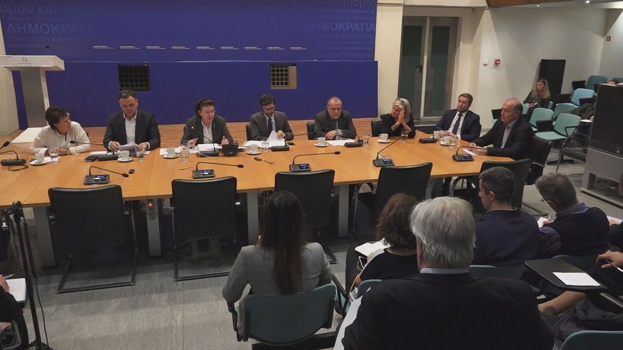 Συνέντευξη Τύπου της υπουργού Πολιτισμού Λίνας Μενδώνη - YouTube