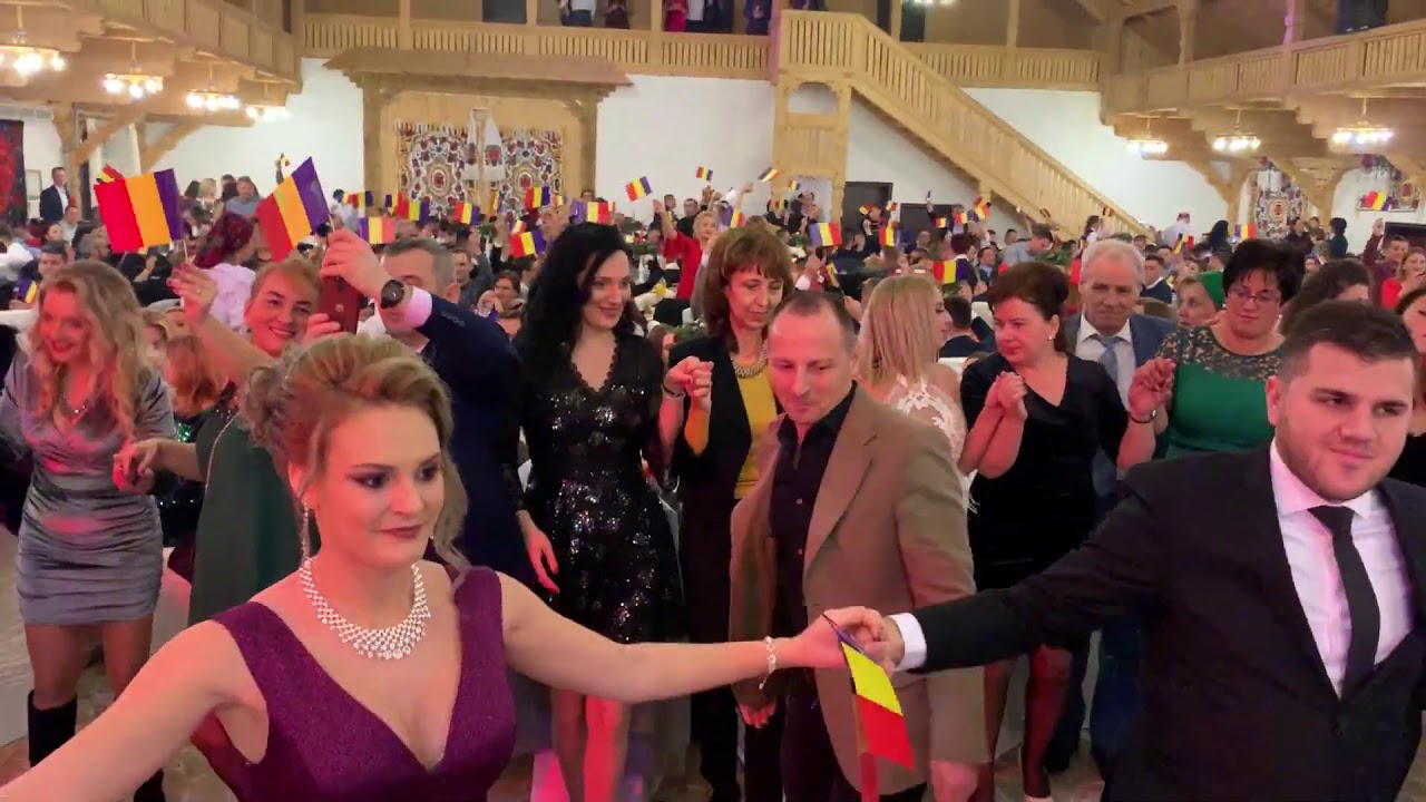 Ciprian si Mihaela Istrate LIVE - Mega Petrecere cu muzica patriotica ...