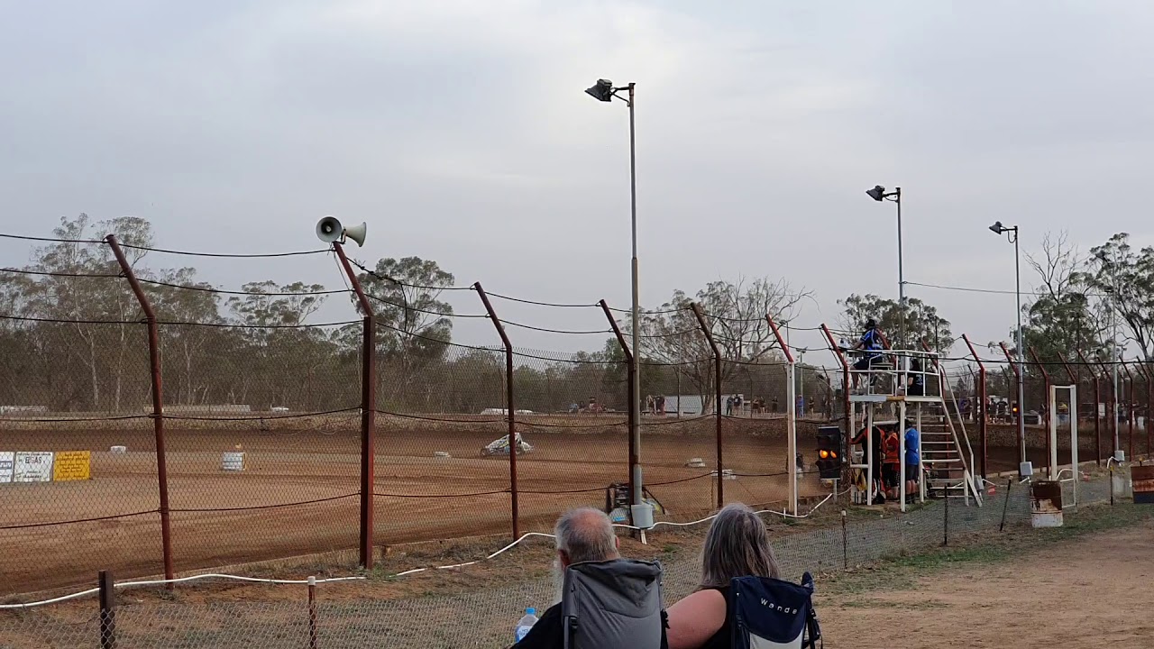 Gilgandra Speedway Wingless Sprints - Heat 1C - 23 Nov 2019 - YouTube