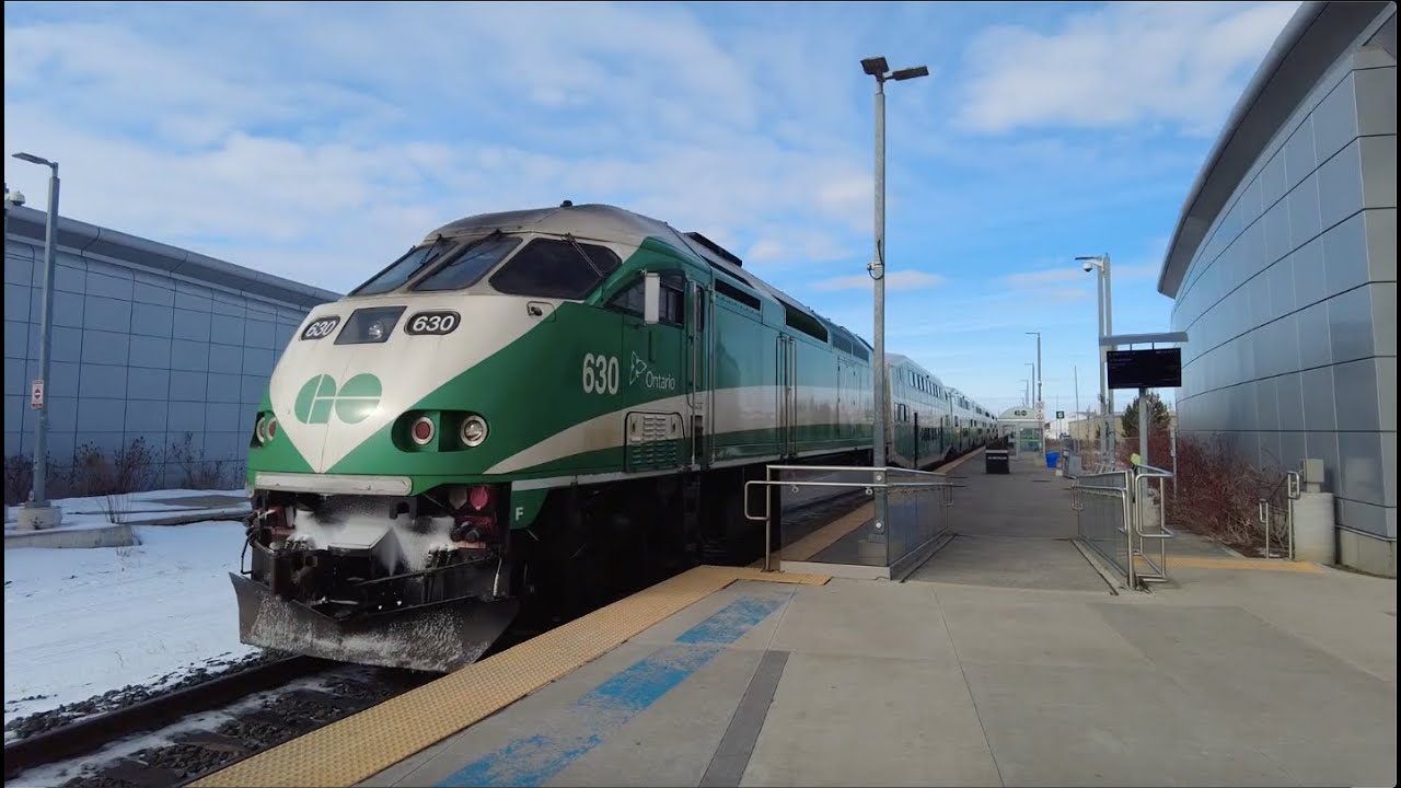 GO Train Ride Barrie Line from Downsview Park GO Stn to Union Station ...