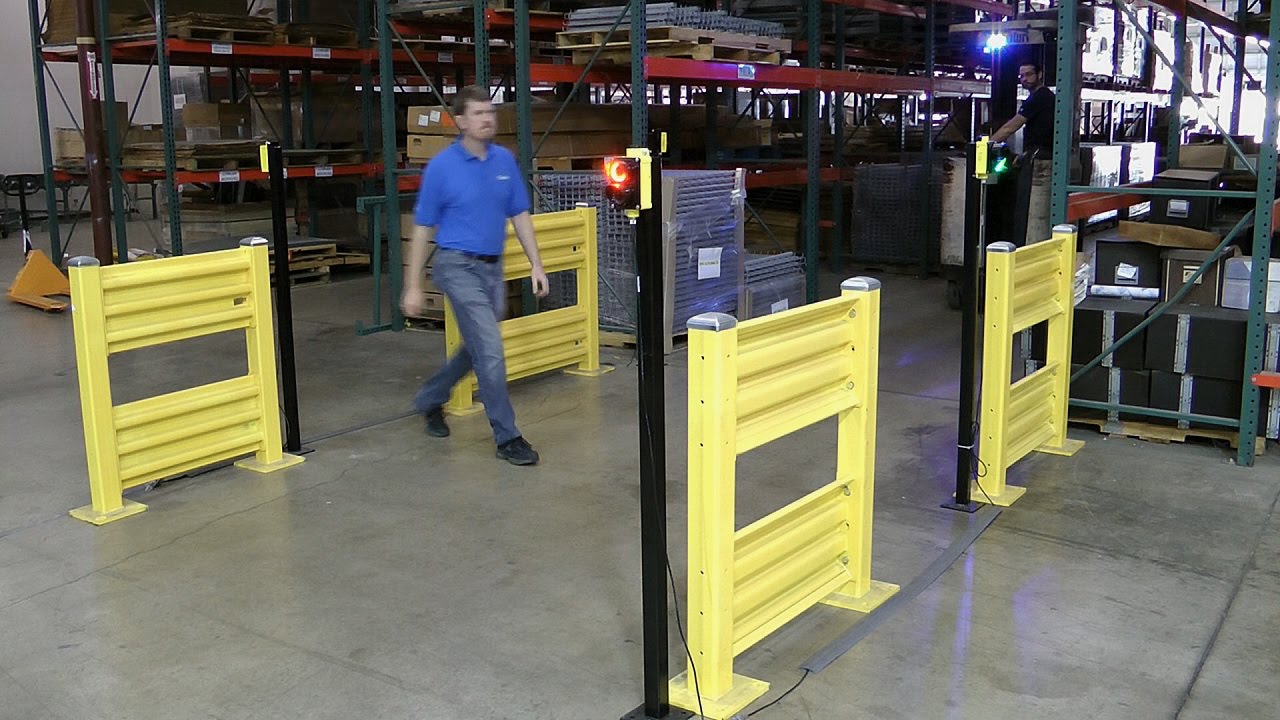 AisleAlert™ Motion Detection Traffic Light System - YouTube