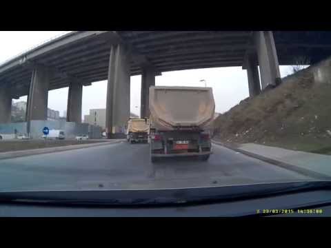 Yüksek sürat yapan iki harfiyat tırı ölüm saçıyor