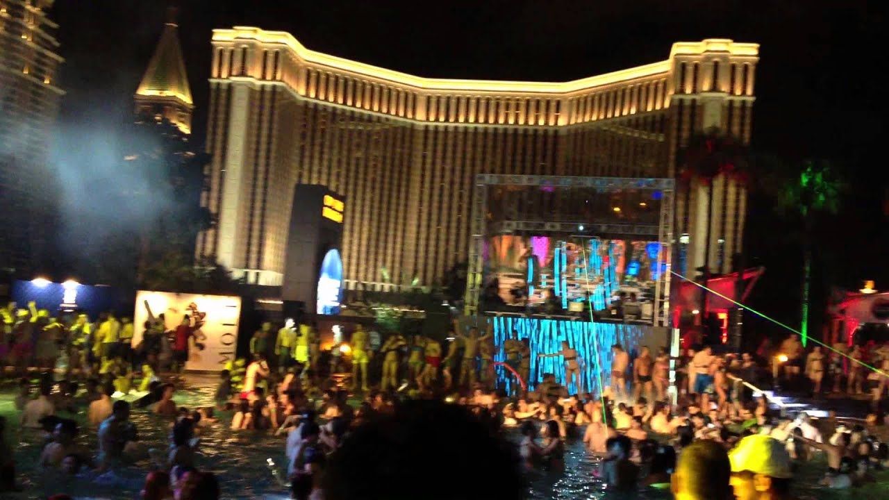 Hard Rock pool party Macau City of Dreams - YouTube