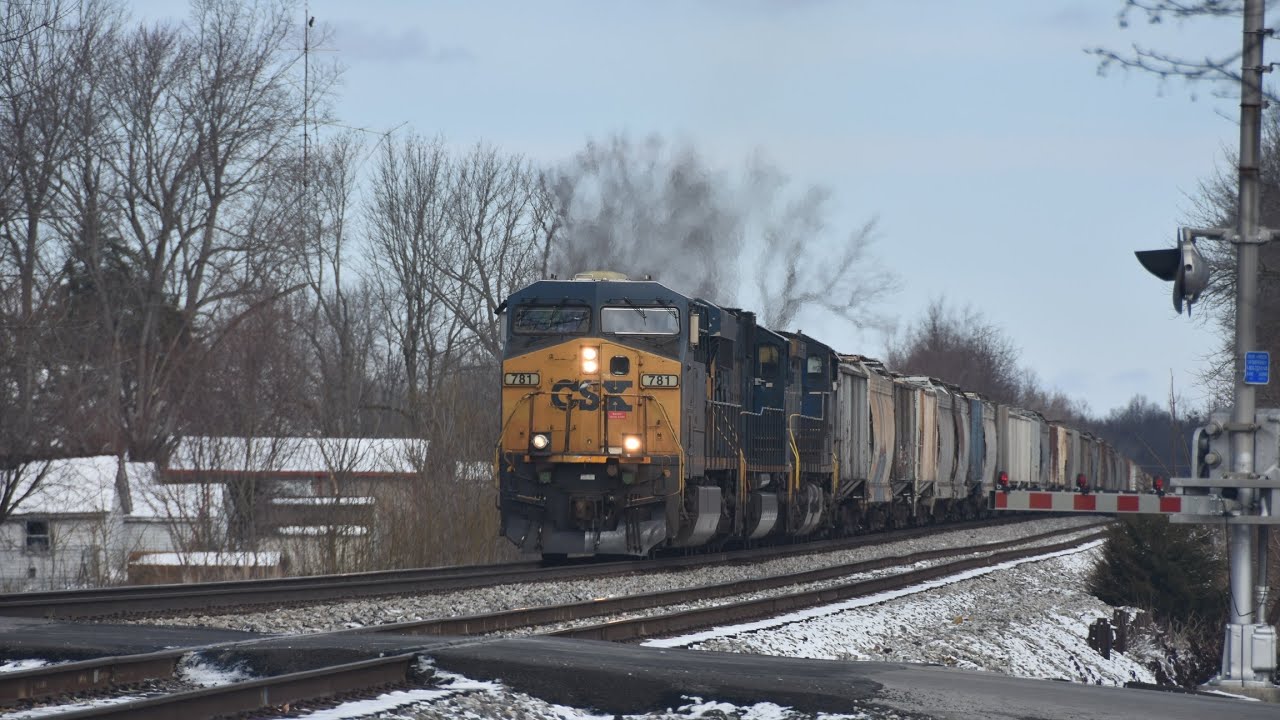 Trains In The Snow - CW44 Duo & A look on a New Spur Track - YouTube