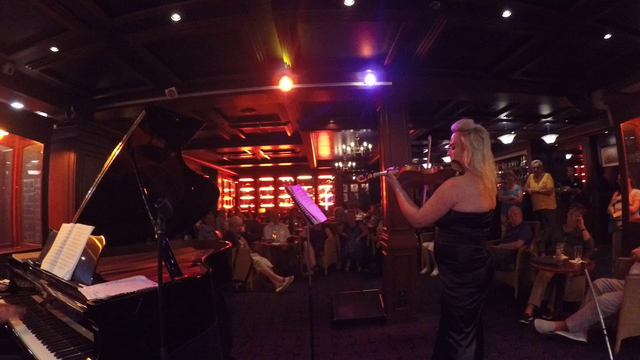 Windjammer Bar aboard NCL Sun, Czardasz - Vittorio Monti (violin ...