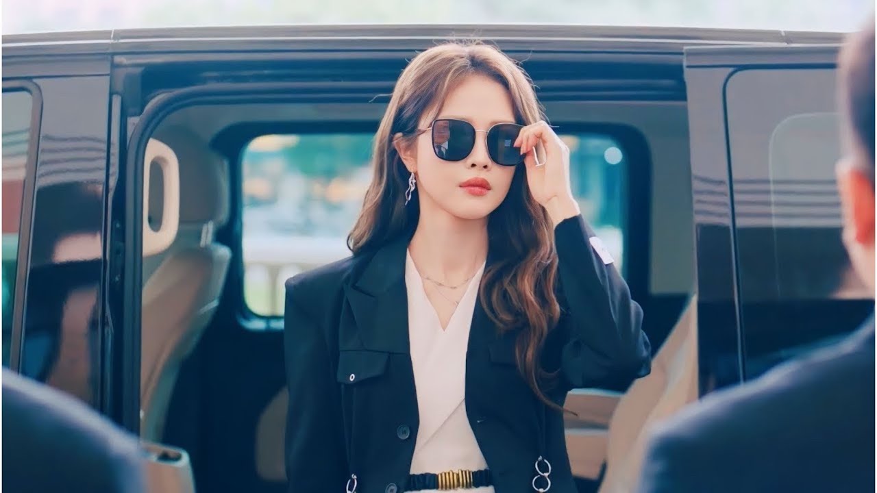 A Poor Girl Abandoned by Her Ex Returns Years Later for Revenge—Now ...