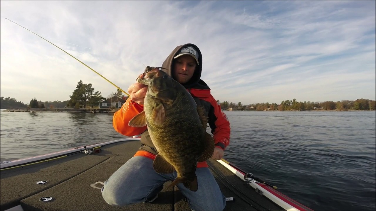 St. Lawrence River November Bayou Bug Jig Smallmouth - YouTube