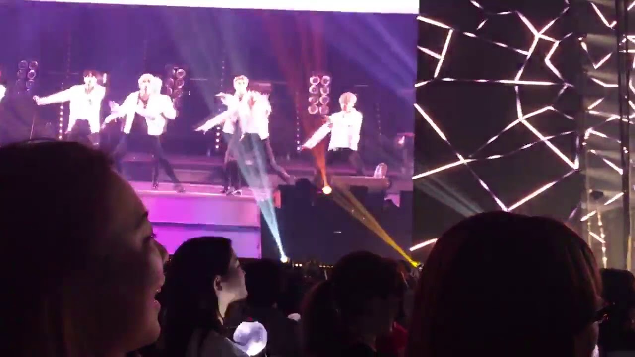 BTS - GO GO ( WINGS TOUR IN OSAKA 20171014) - YouTube