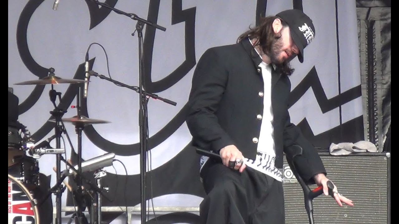 Rise of the Northstar - Dressed All in Black - Live Motocultor 2015 ...