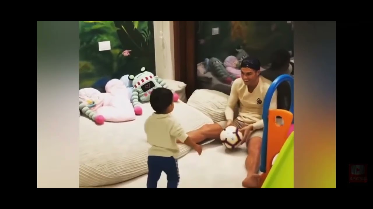 Ronaldo FUNNY Moments With His FAMİLY - YouTube