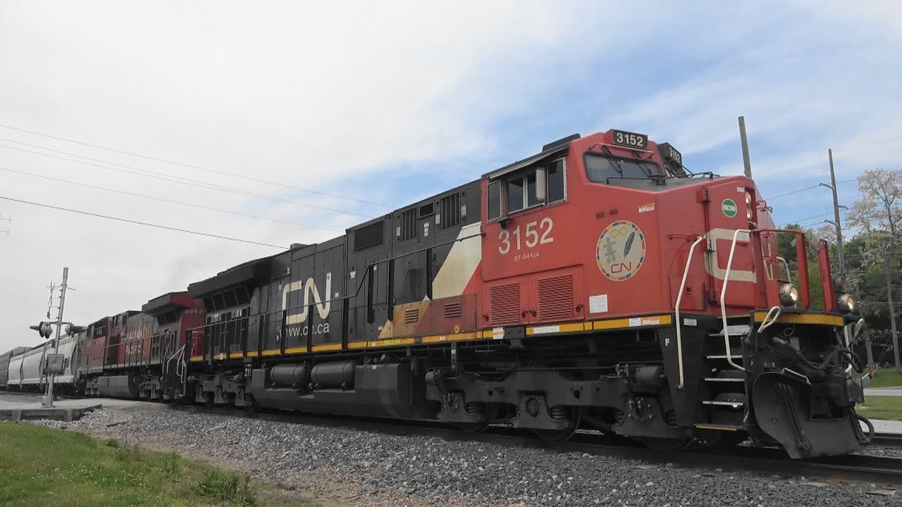 CP 5048 Meets CN 3152, Davenport, IA May 22nd, 2023 - YouTube