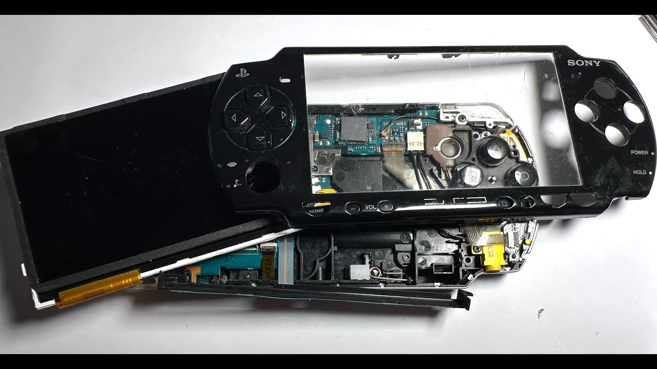 PSP 2004 LCD Replacement Easy - YouTube