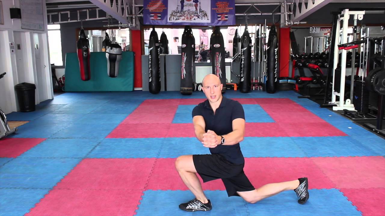 Reverse lunge with rotation - YouTube