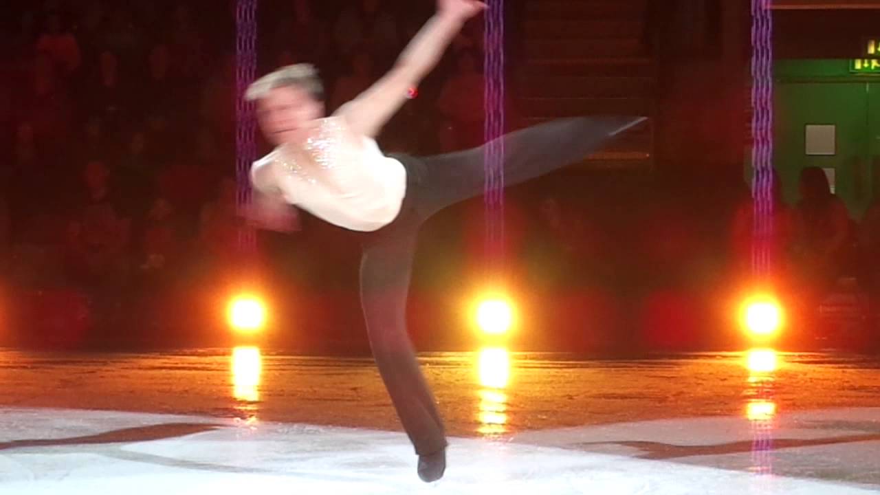 The Professionals On Ice Mark Hanretty 'Englishman In New York' - YouTube