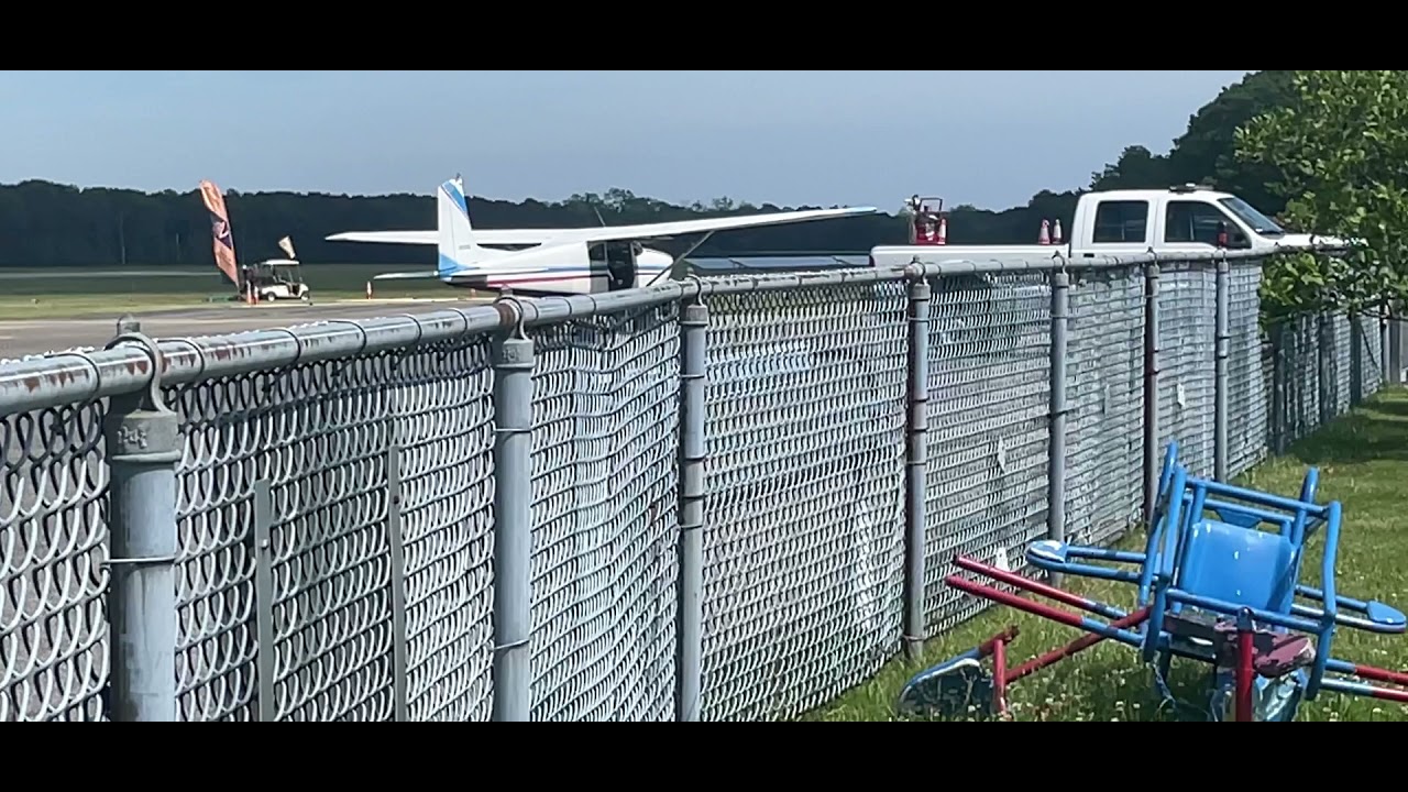 Spotting 2 Cessna 182 Skylanes w/ Skydivers on the Parachutes at ...