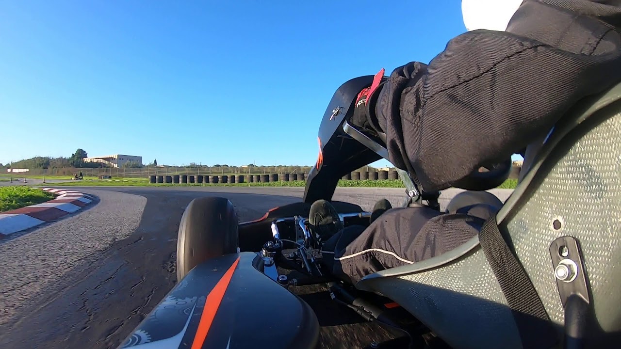 Ayrton Jon Tonna 5 years old,Go kart With Comer C50 engine Circuito ...