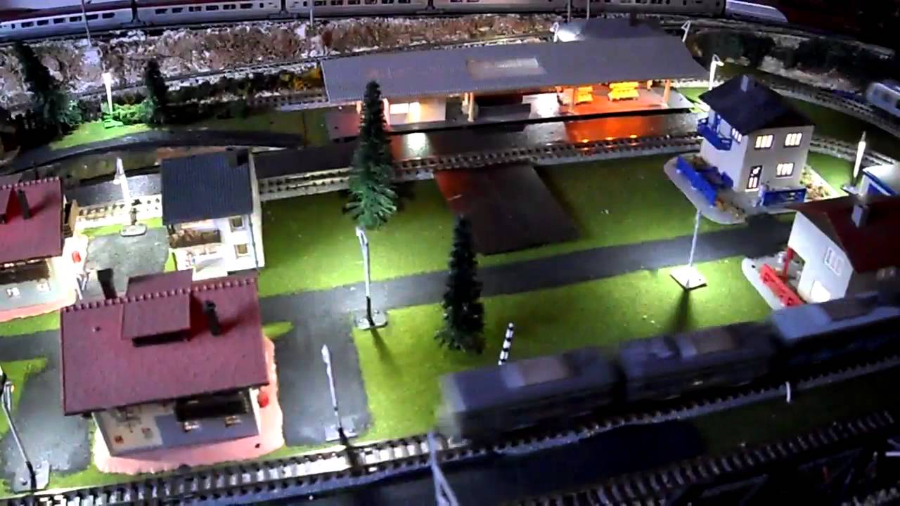 B - shorty train N scale - YouTube