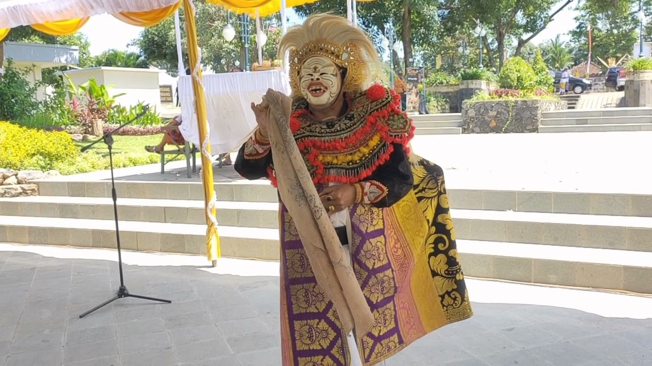 Tari Topeng Sidakarya Dinas Kebudayaan Kabupaten Buleleng - YouTube