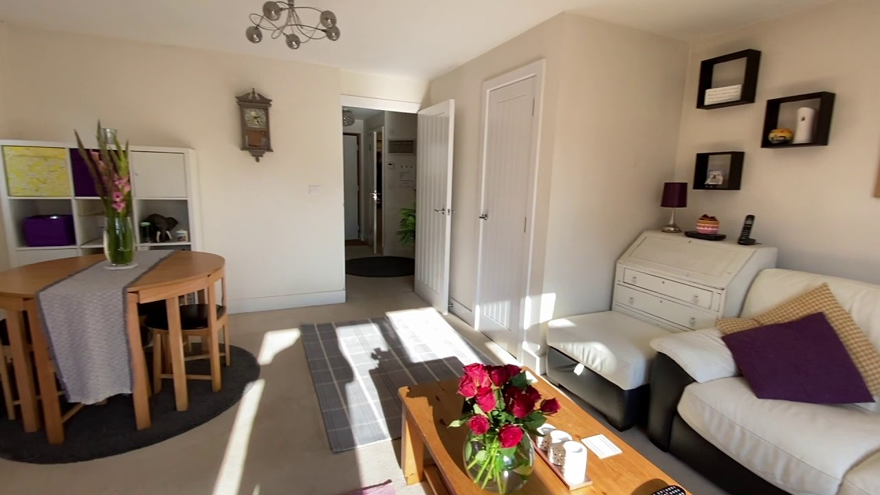 Queens Close - Watchfield - YouTube