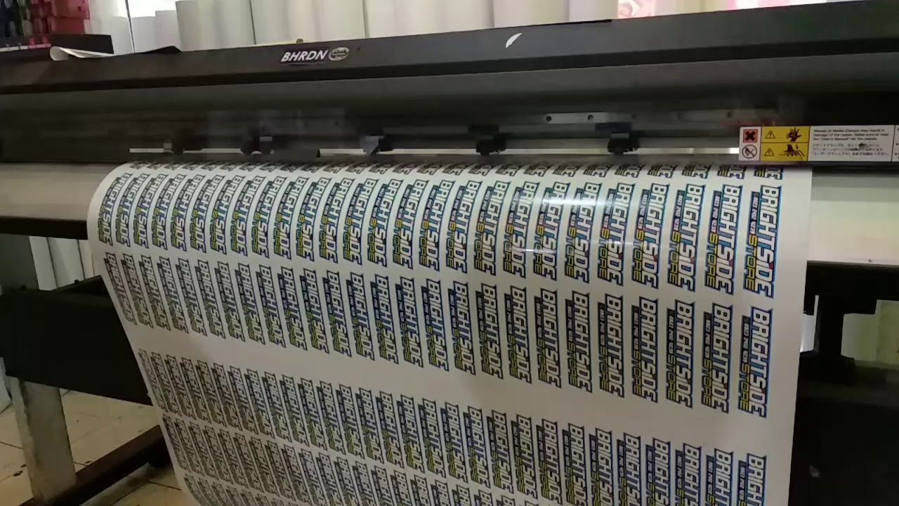 Proses print stiker distro bahan graftac permanent - YouTube