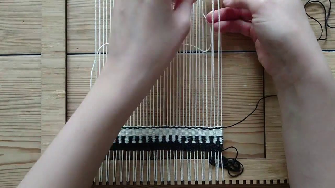 Weaving stripes: Weaving for beginners part 3 - YouTube